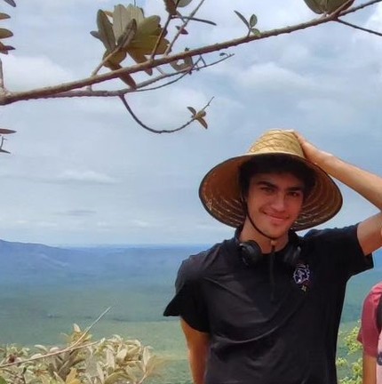 Filho de Marisa Monte, Mano Wladimir compõe com a mãe e se dedica às ...