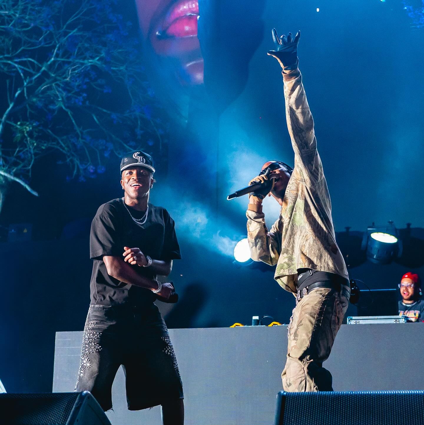 Em Madri, Virginia sai para jantar com Tainá e Éder Militão ...