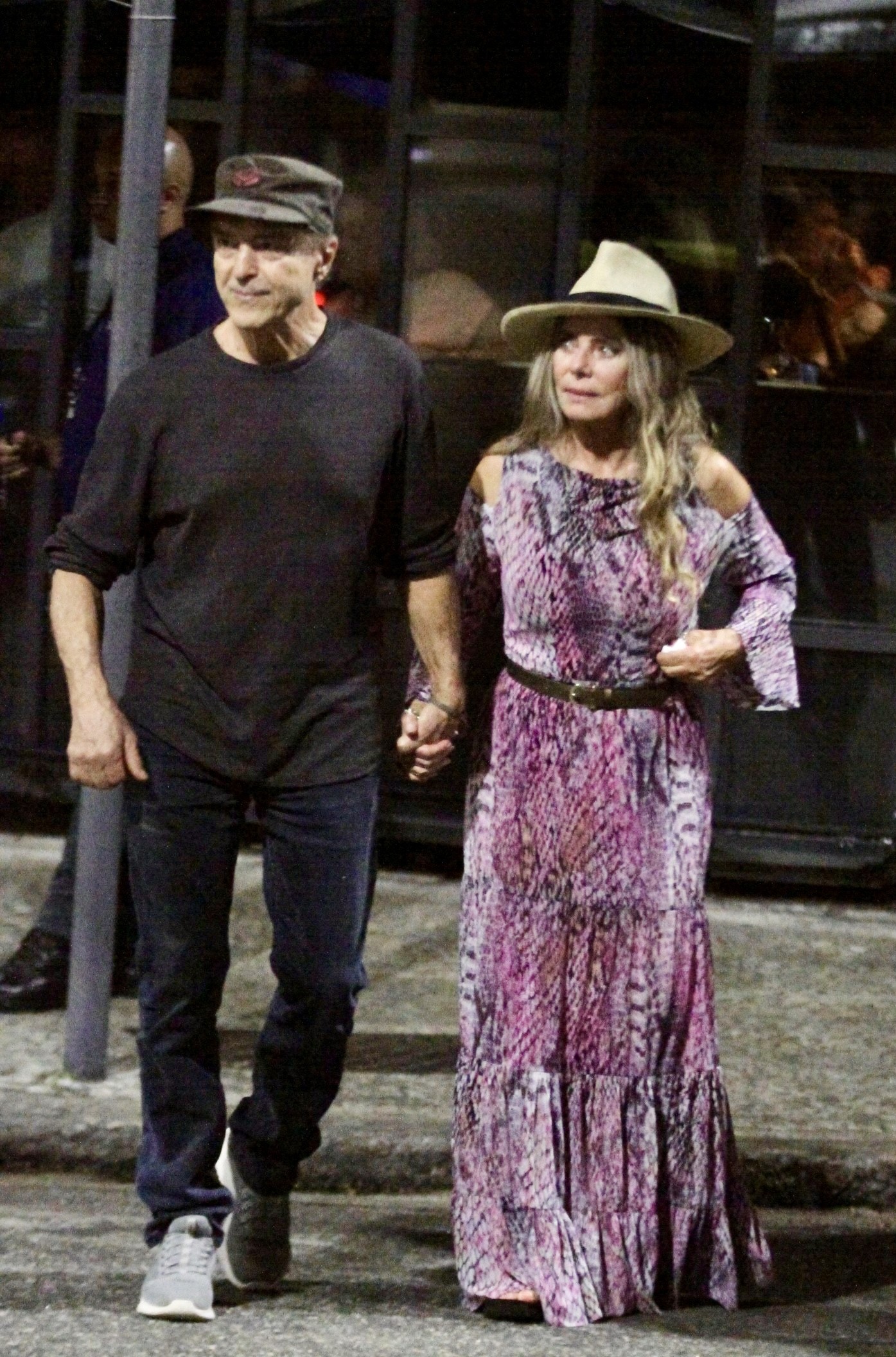 Casados há 46 anos, Bruna Lombardi e Carlos Alberto Riccelli circulam ...