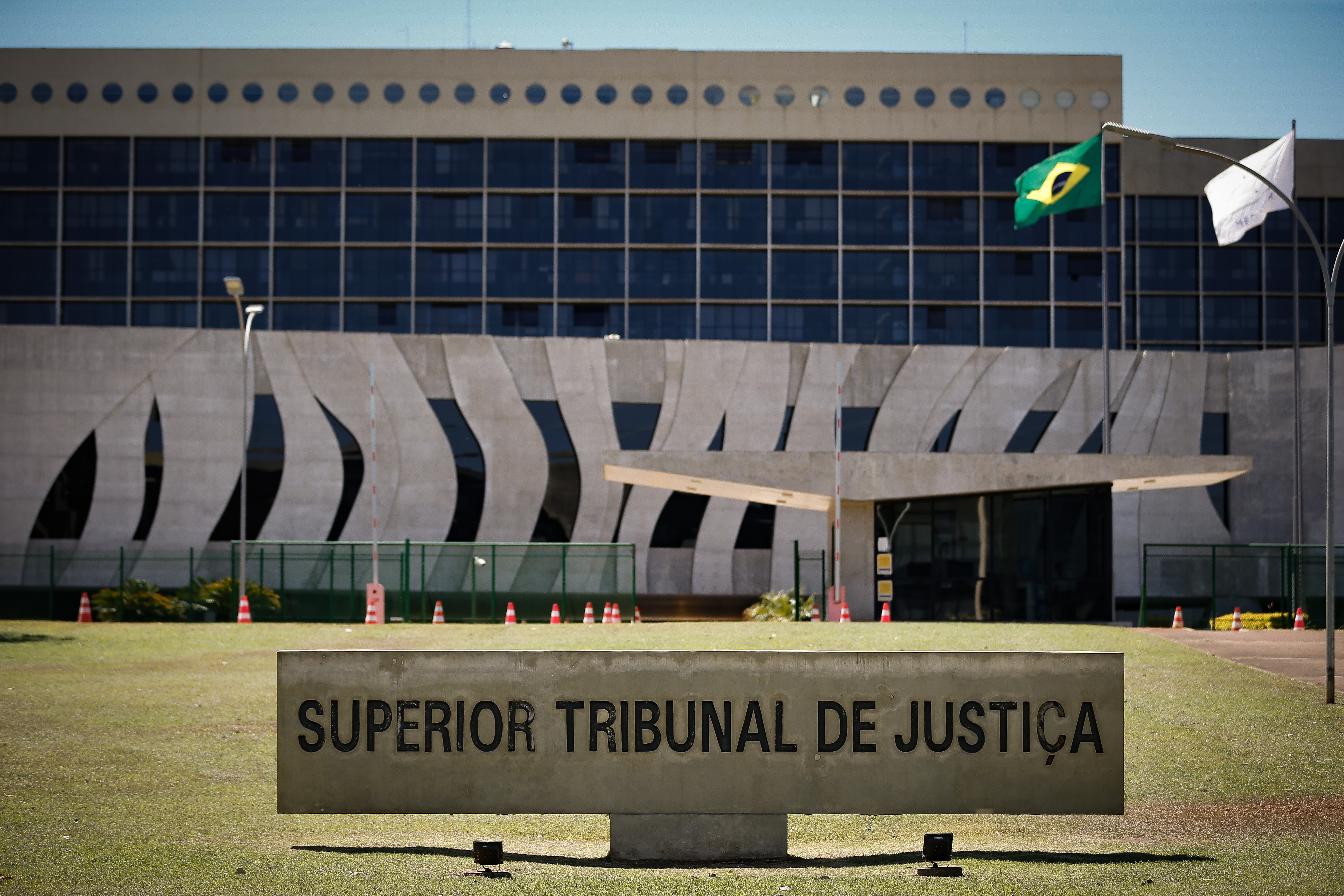 STJ: falta de registro na carteira de trabalho não basta para provar ...