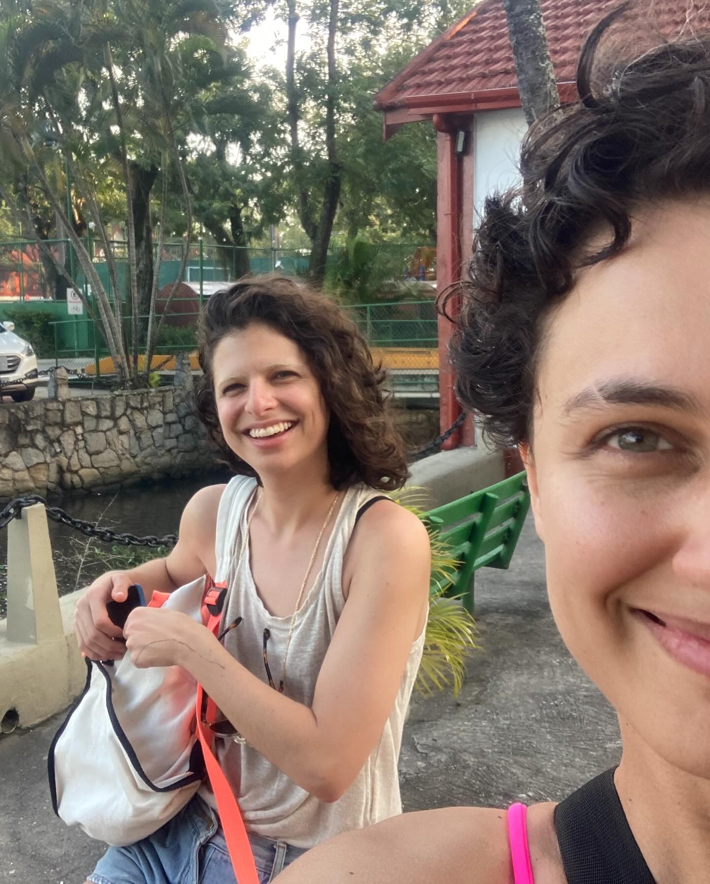 Debora Bloch mostra férias em hotel-fazenda em Portugal com o marido; fotos