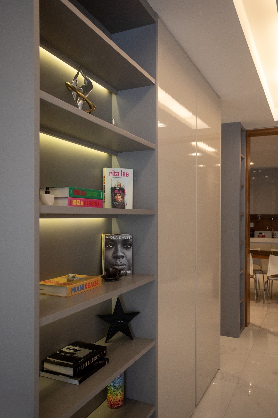 Daniel Rocha bate boca com seguidor para defender Vitória Strada: 'Não ...