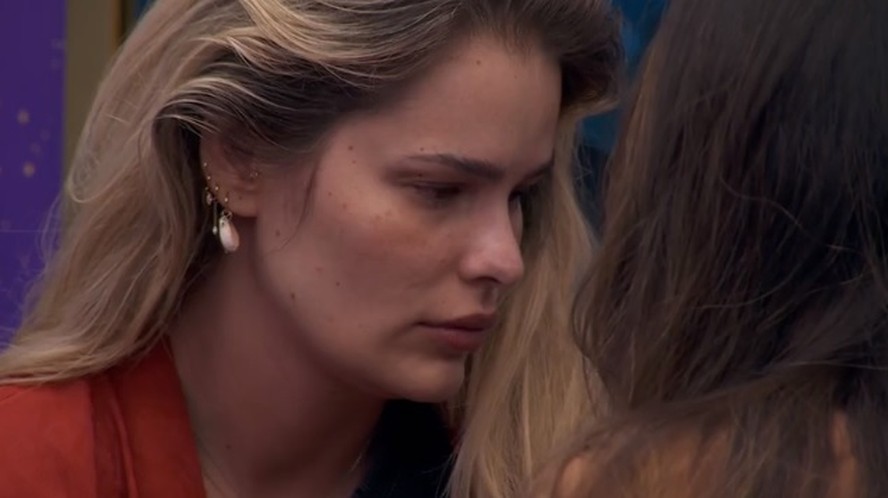 Yasmin, do 'BBB 24', chora ao descobrir falas de Nizam sobre o seu ...