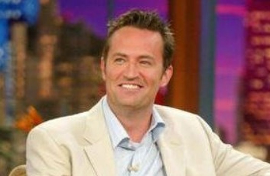 Morre Matthew Perry, ator que viveu o Chandler da série 'Friends', aos ...