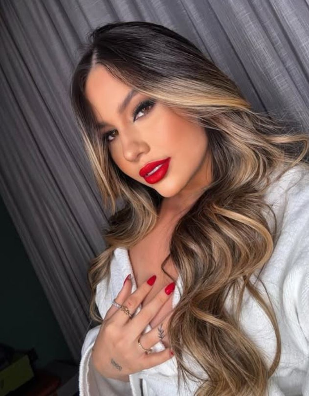 Rival do Fluminense, herói brasileiro do Al-Hilal é casado com influenciadora que conheceu na ...