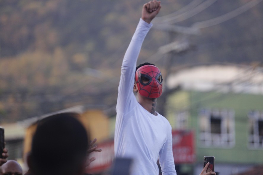 Oruam terá que usar tornozeleira e está proibido de ir ao Complexo do ...