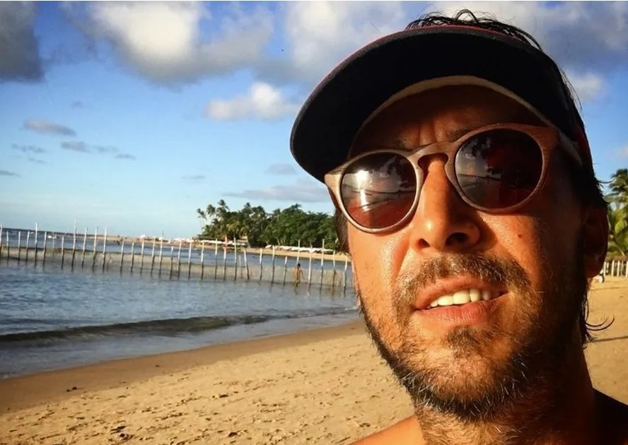 Morre maquiador Rico Tavares, atropelado em rodovia do RJ