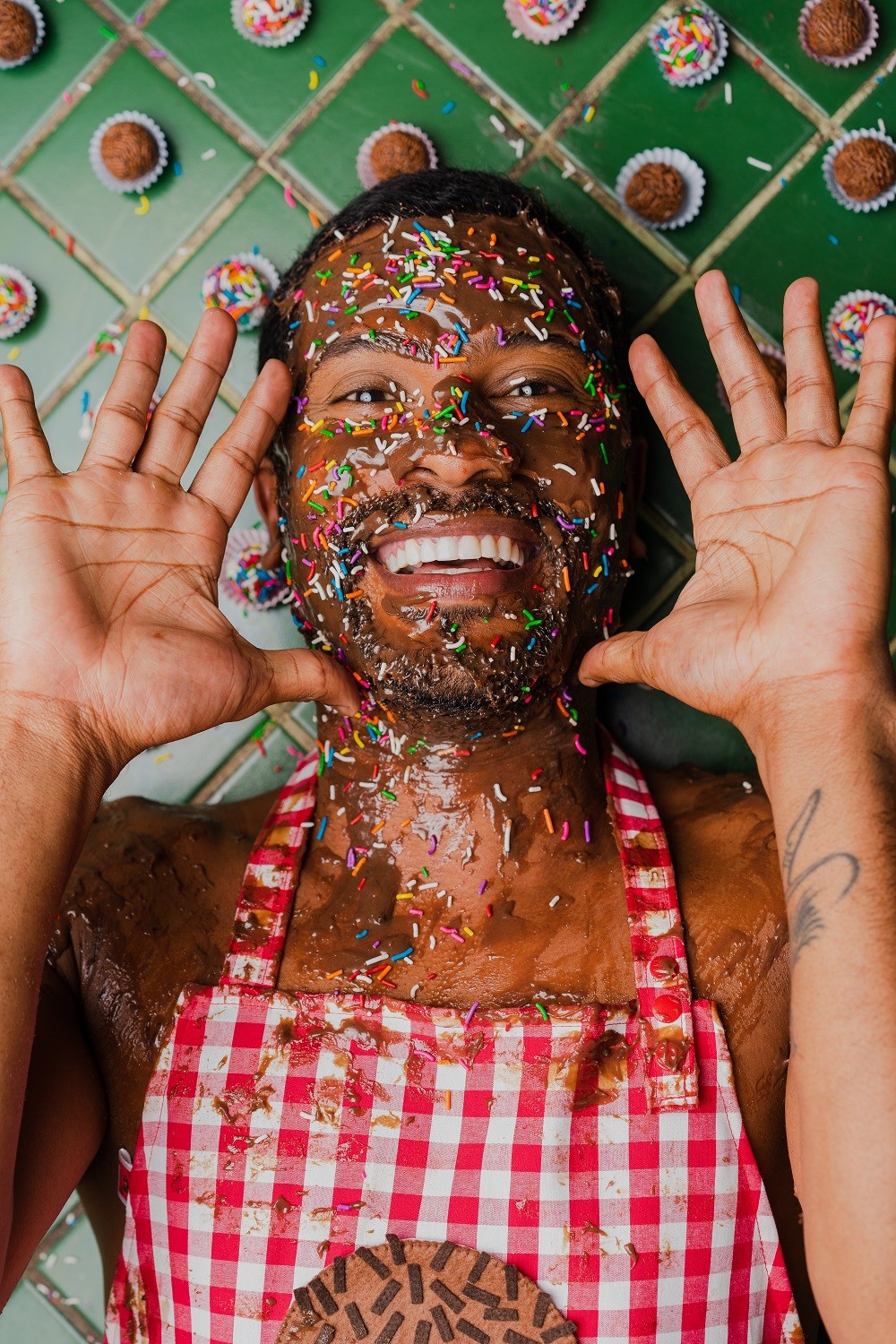 Brigadeirão! Samuel de Assis fala sobre o gosto de ser galã em 'Vai na fé' e dos muitos nudes ...