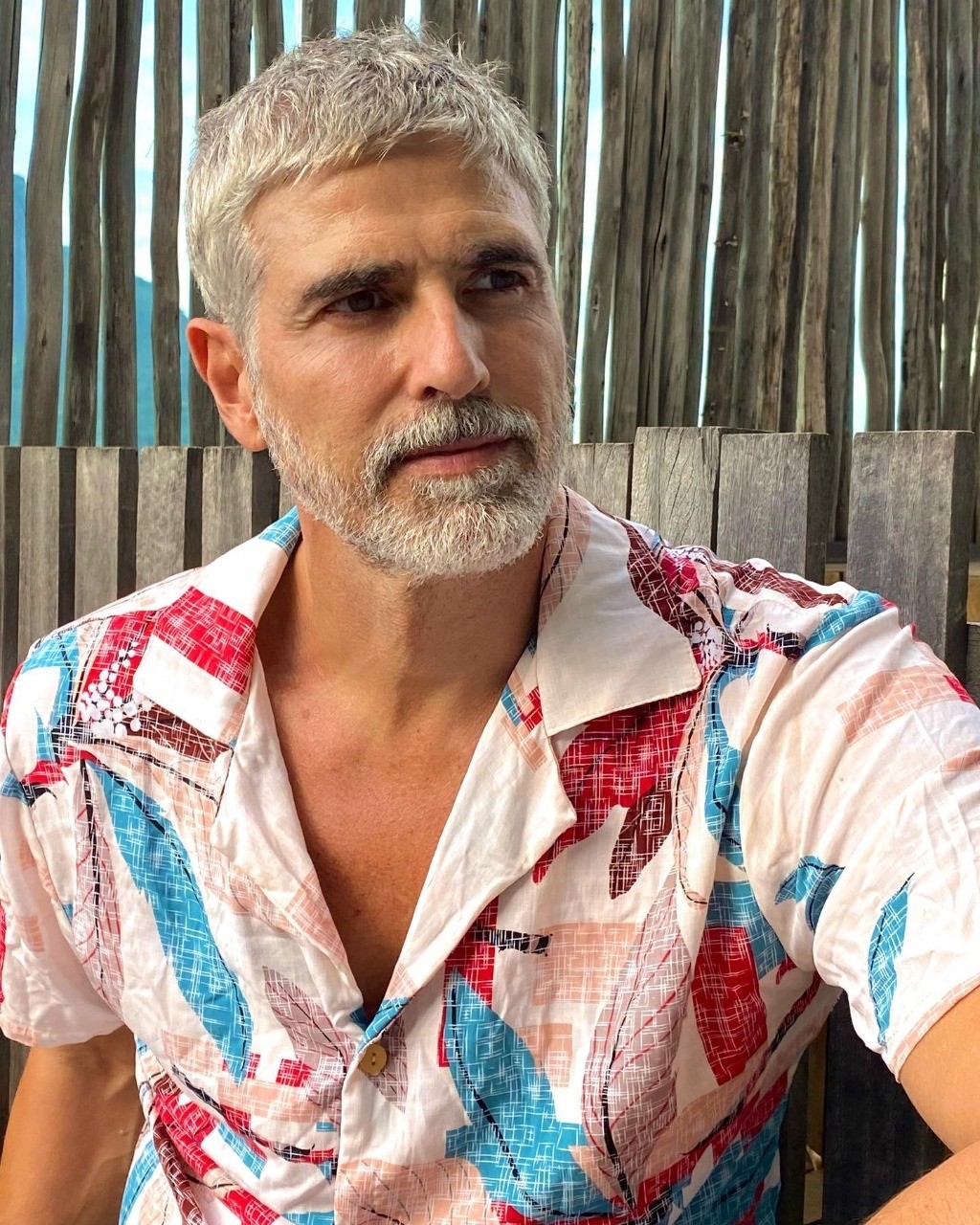 No aniversário de 52 anos de Reynaldo Gianecchini, relembre os visuais que fizeram o público ...