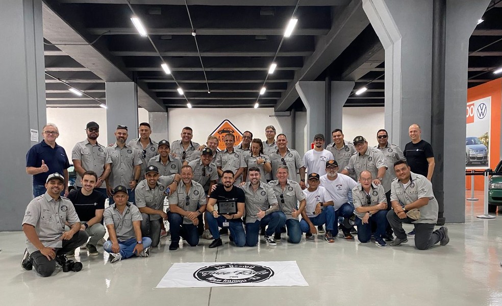 Exposição de carros antigos chega ao maior arraiá da Baixada Fluminense