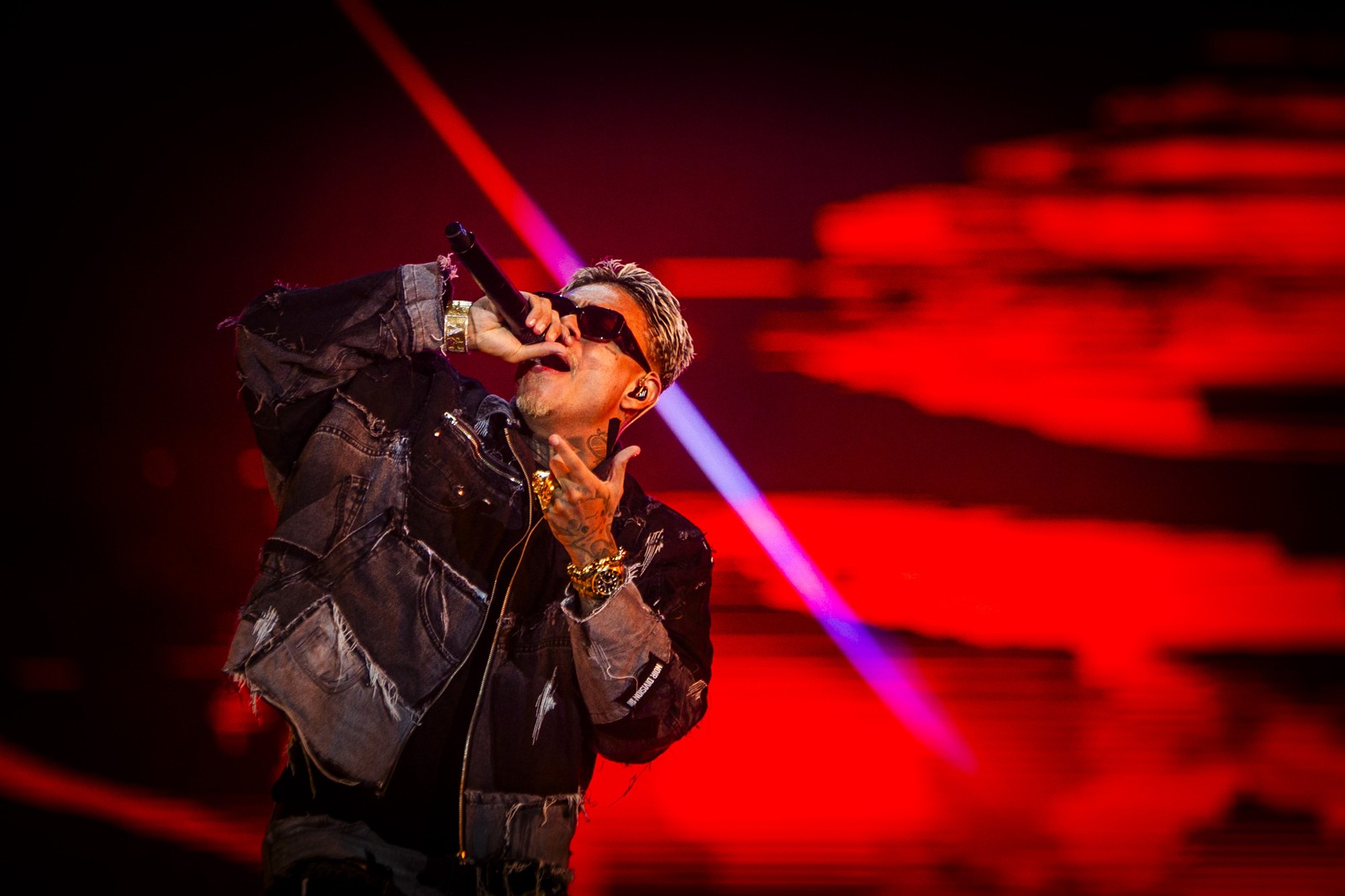 Após novos rumores sobre affair, Flávia Saraiva desmente namoro com MC ...