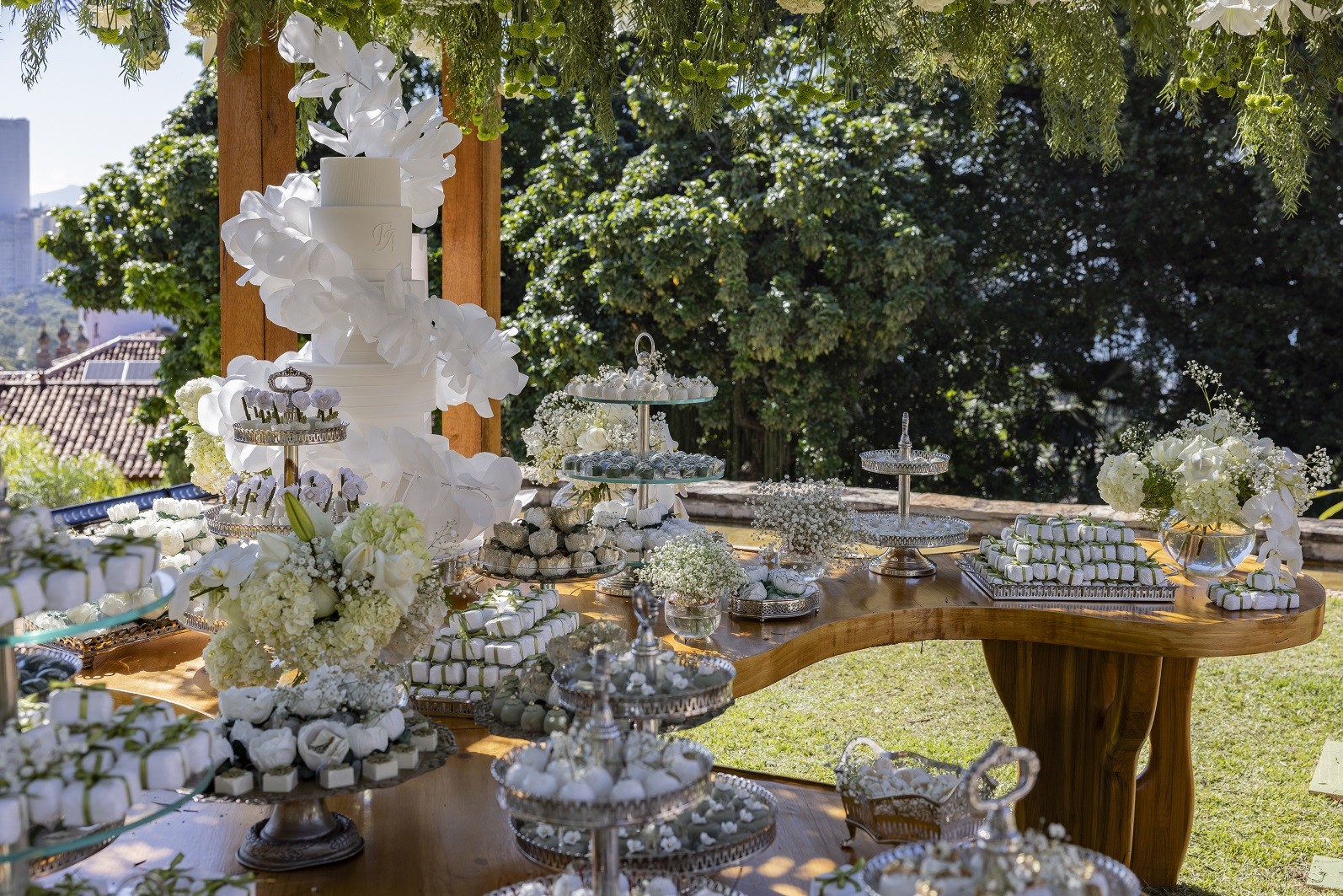Casamento de Fátima e Afonso em 'Vale tudo' teve 10 mil flores, docinho ...