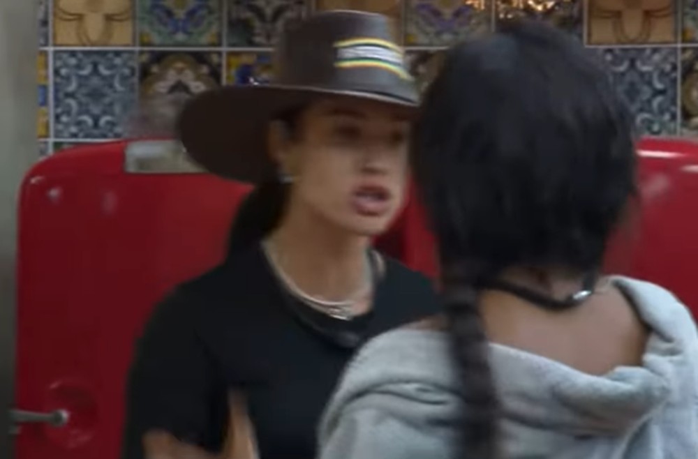 Defesa de Rayane Figliuzzi diz que irá processar Miss Bumbum Carol ...