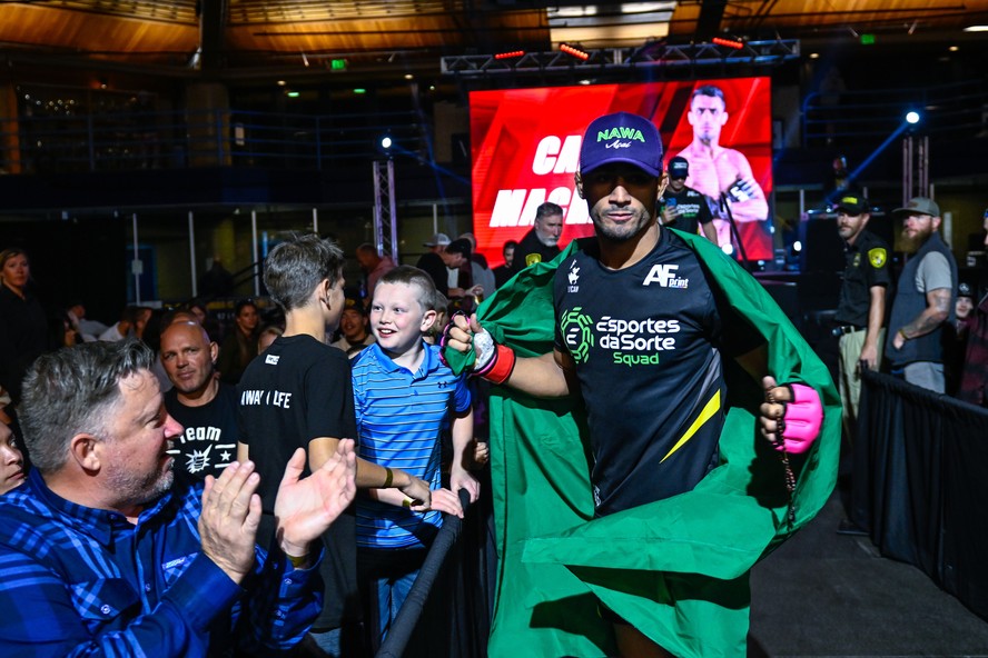 Brasileiro Caio Machado busca vitória em evento de MMA na Holanda