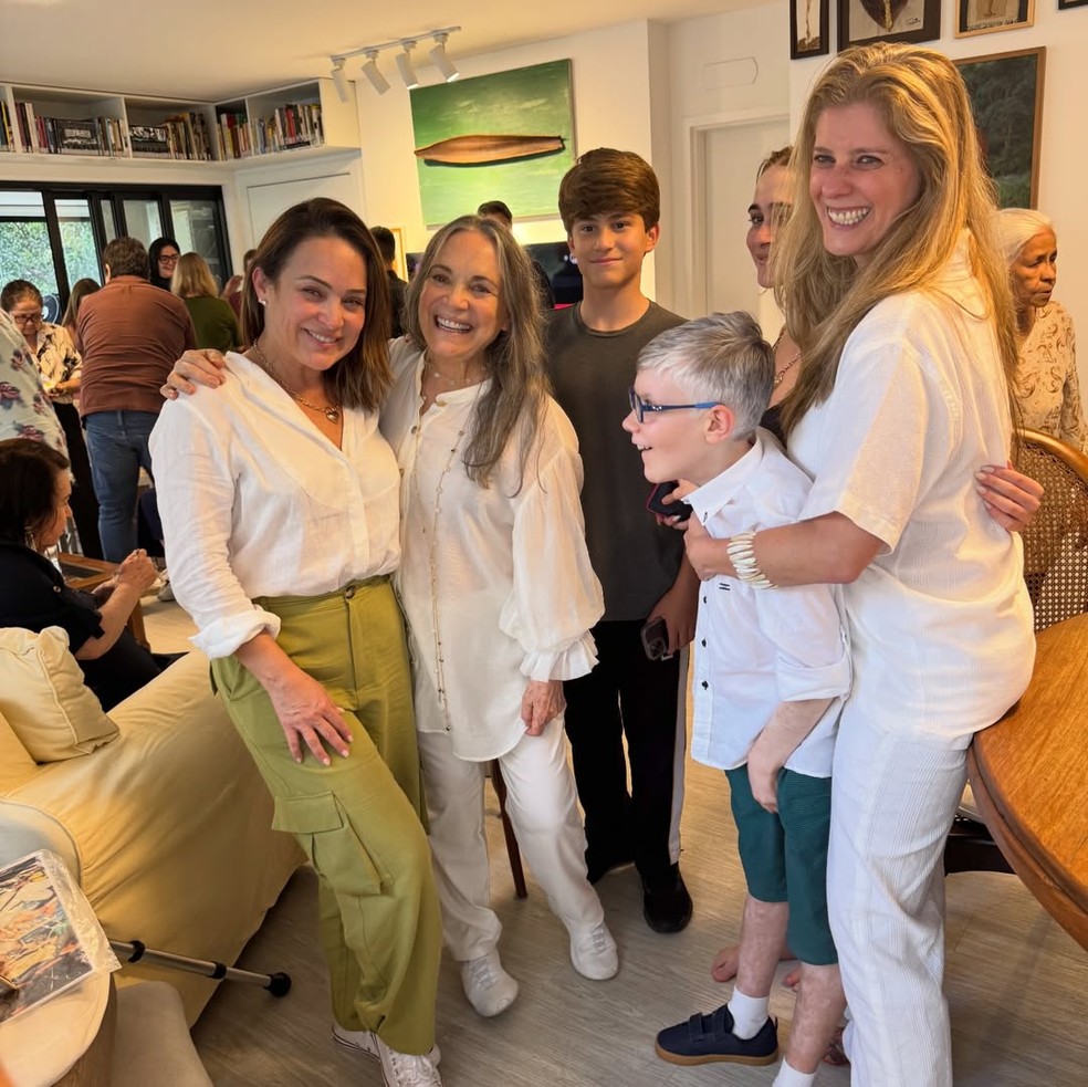 Regina Duarte comemora aniversário de 79 anos com a filha, Gabriela Duarte