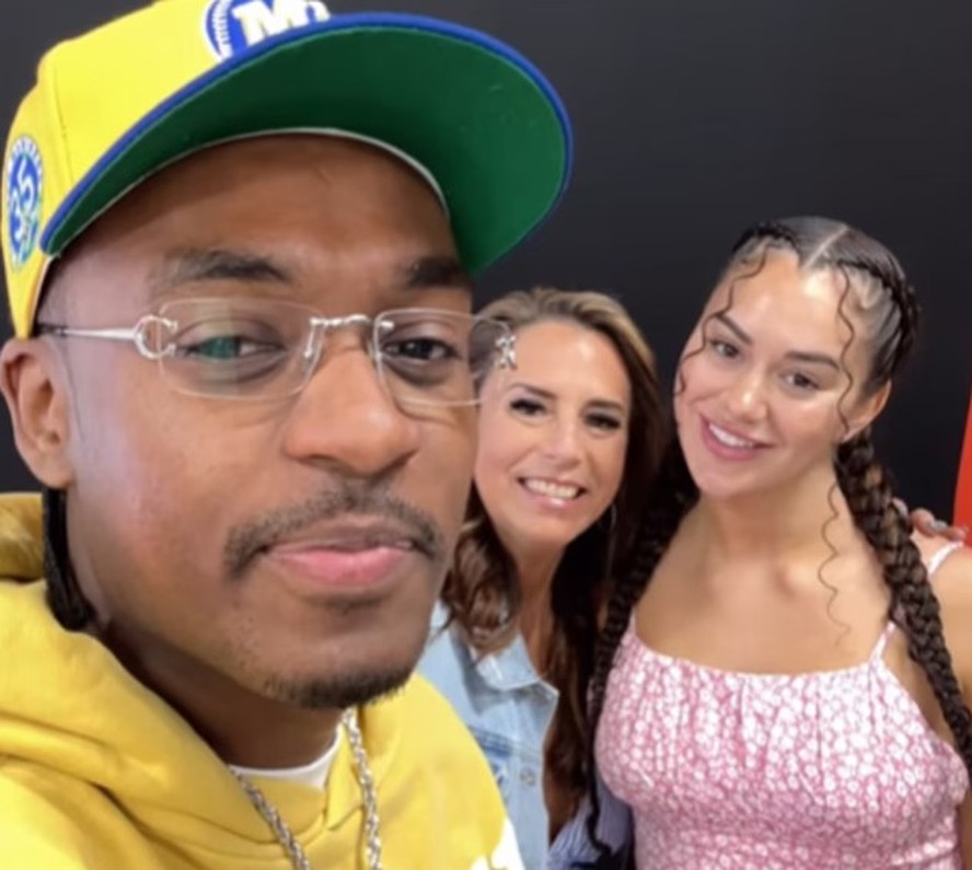 YouTuber forma trisal com a namorada e a sogra e diz não descartar ...