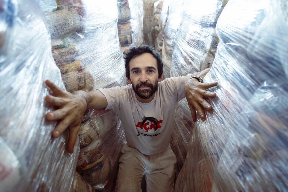 Intérprete de Betinho em série, Julio Andrade se emociona ao visitar a ...