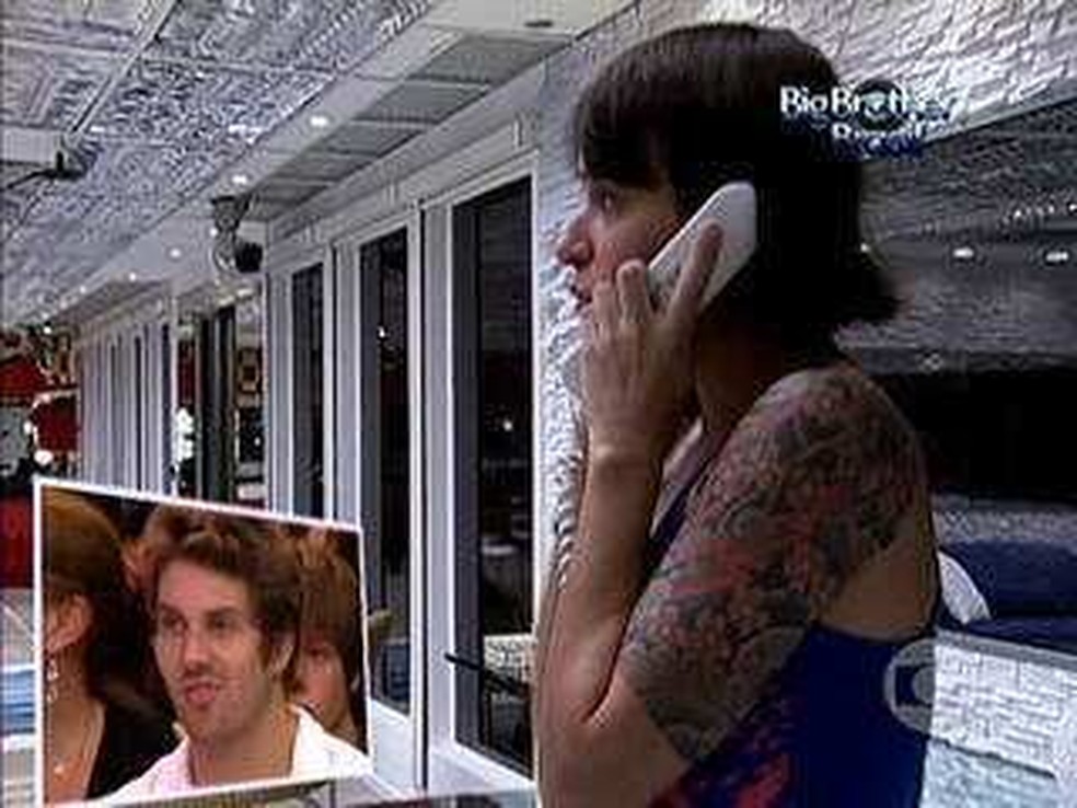 Linha do tempo traz curiosidades sobre o 'BBB': primeiro big fone, duas ...