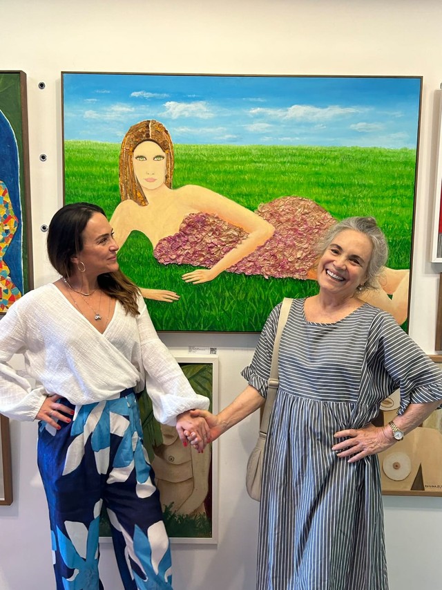 Longe da TV, Regina Duarte lança nova exposição em SP e recebe a filha ...