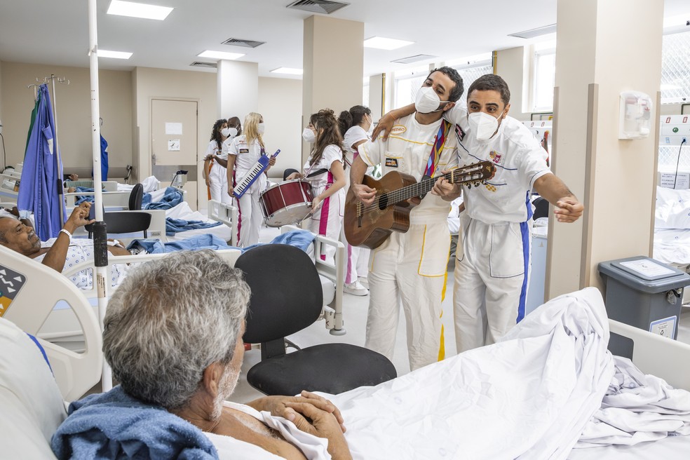 Projeto leva música e emoção para auxiliar no tratamento de pacientes ...