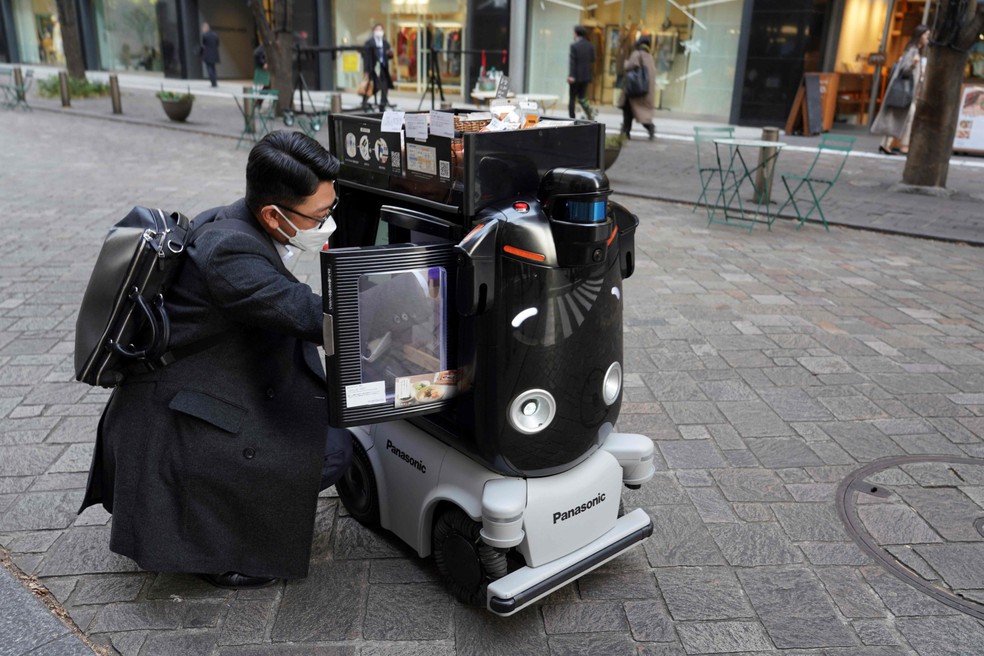 Japão lança robôs de entrega 'humildes e amáveis' para aliviar falta de ...