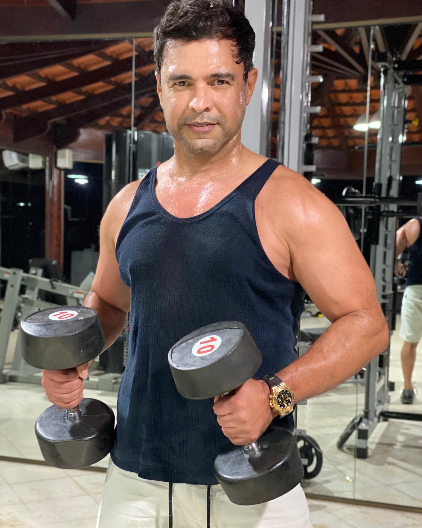 Zezé Di Camargo revela futuro da dupla com Luciano e admite problema na voz