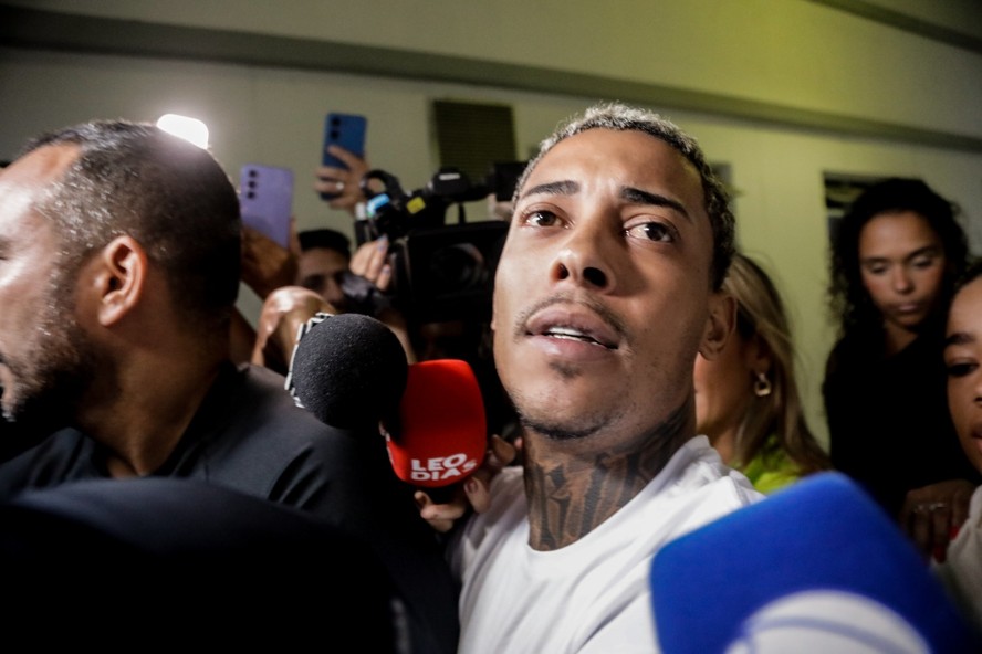 MP pede prisão de MC Poze do Rodo por tortura e extorsão de ex-empresário