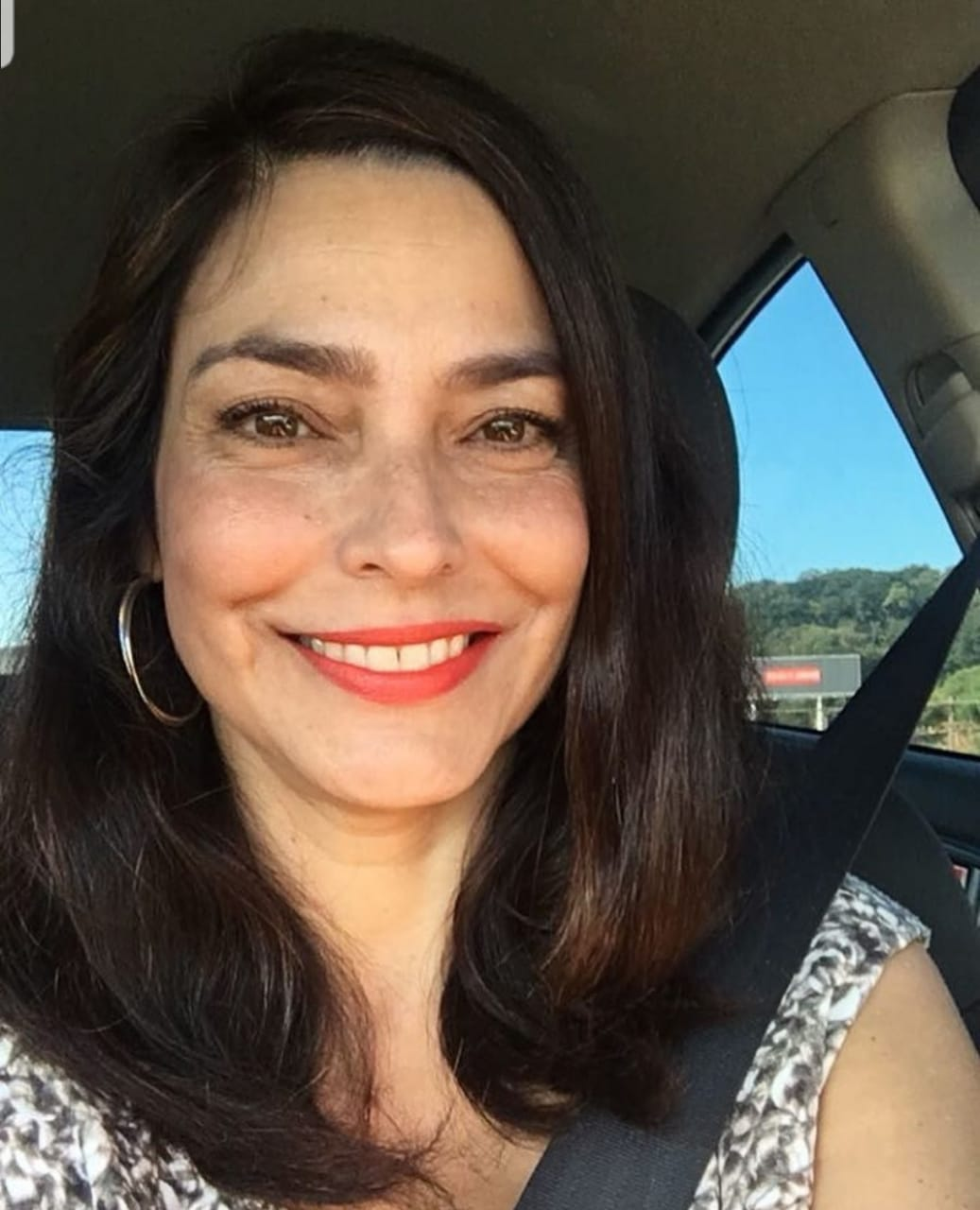 Musa do telejornalismo dos anos 90, Valéria Monteiro vai a espetáculo ...