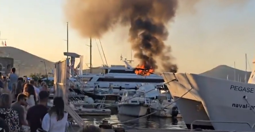 Avaliado em R$ 18 milhões, superiate de ex-ministro argentino pega fogo ...