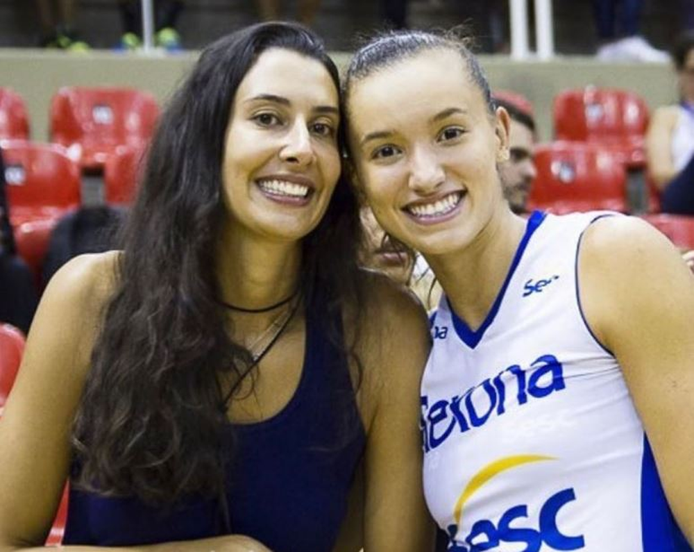 Sheilla Castro segue na comissão técnica da seleção de vôlei, mas não ...