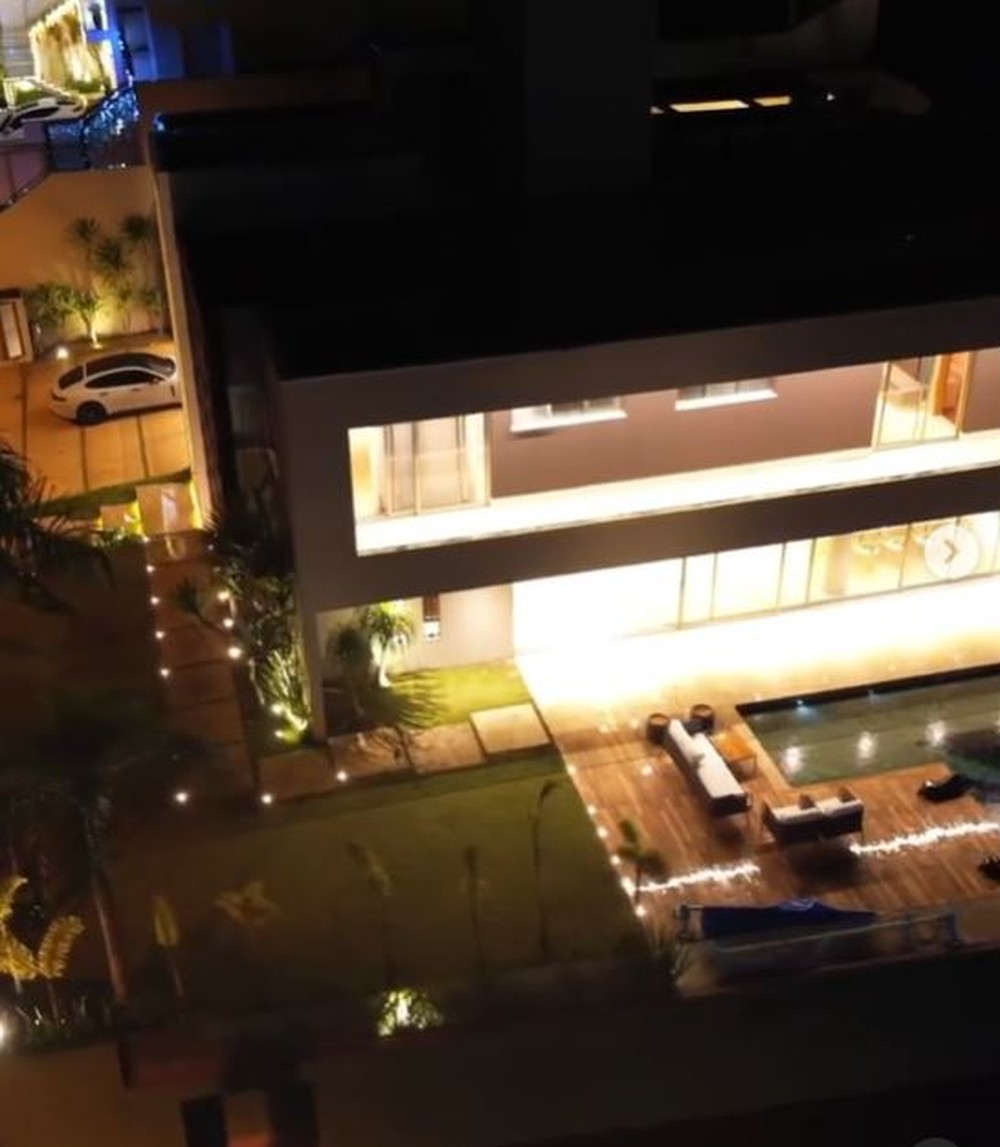 MC Ryan comemora compra de mansão ao lado da que morava seu ídolo MC ...