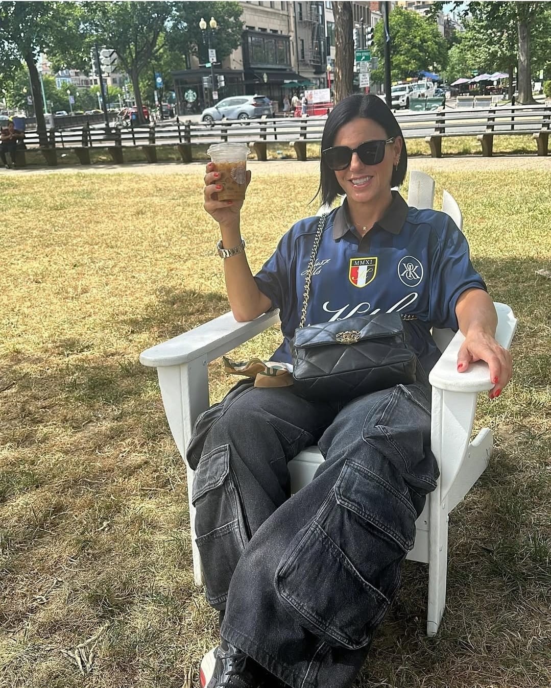 Paixão pelo Rio e amiga de estrelas: conheça Rebeca León, o braço ...