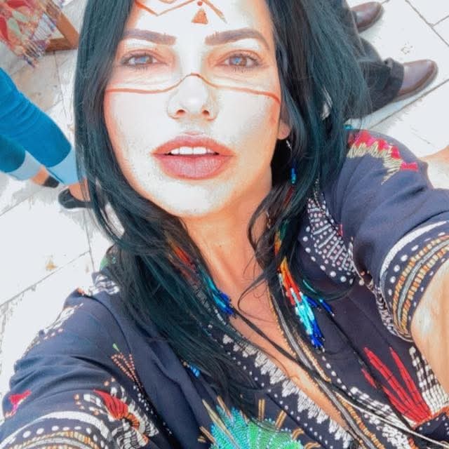 Espiritualista, amante dos animais e gata: quem é a sogra de Sandy que ...