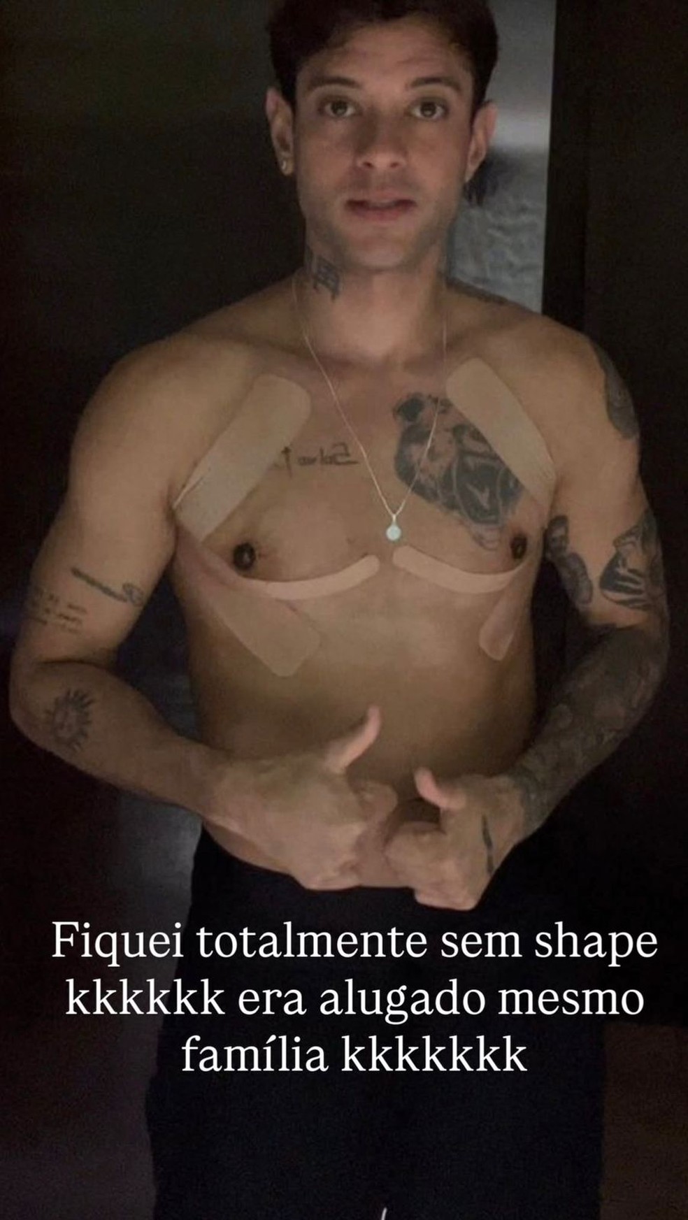 Nick Cruz, do 'Estrela da Casa', exibe peitoral malhado após ...