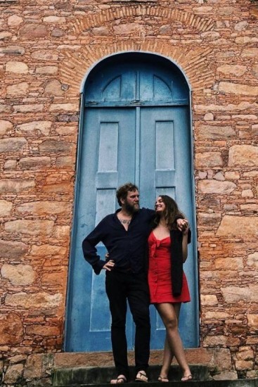 Aos 26, mulher do cantor Otto lança single com foto seminua e ele 'baba ...