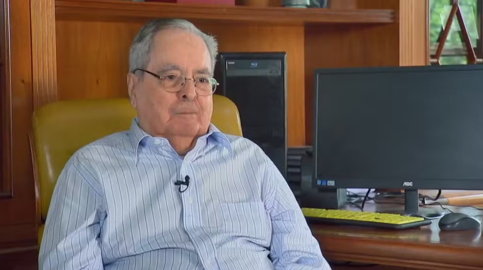 Benedito Ruy Barbosa recebe alta após 20 dias internado