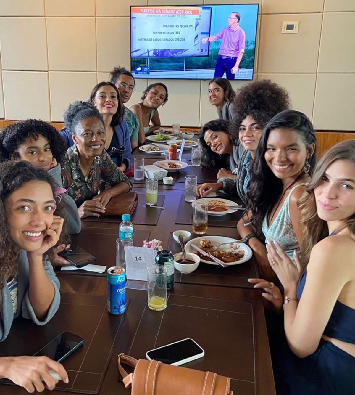 Joana em ‘Renascer’, Alice Carvalho posta foto de almoço com Sophie ...