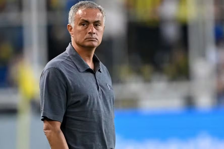 Real Madrid anuncia retorno do técnico José Mourinho