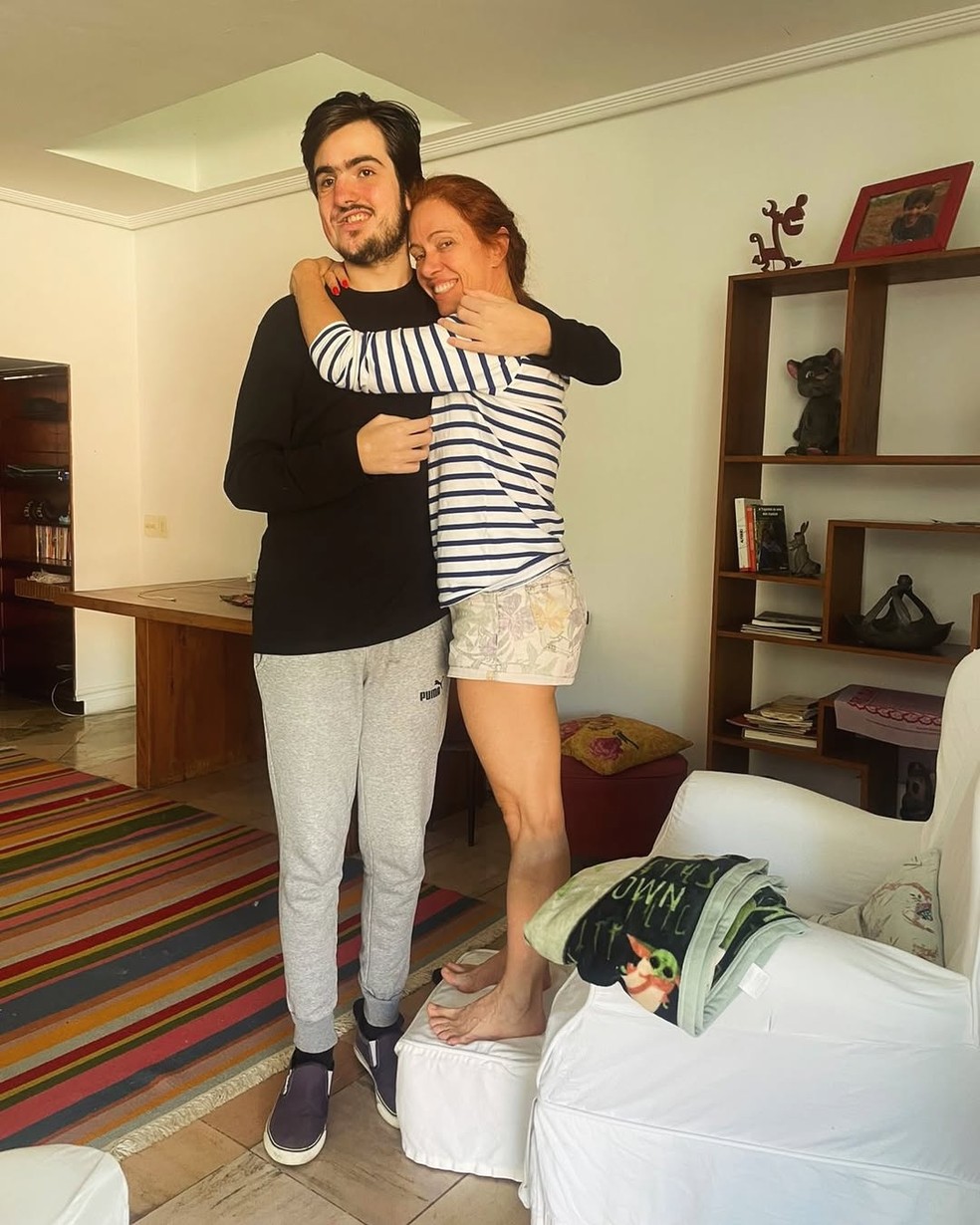 Bel Kutner mostra aula de dança com o filho especial e encanta a web; vídeo