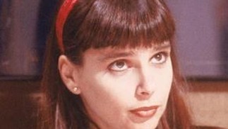 Estrela dos anos 80, Lídia Brondi reaparece em foto com o marido, Cássio Gabus Mendes