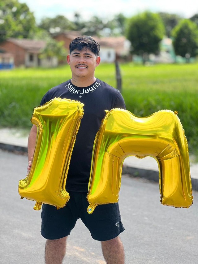 Com mais de 1 milhão de seguidores, Thiago Melo B comemora sucesso na web