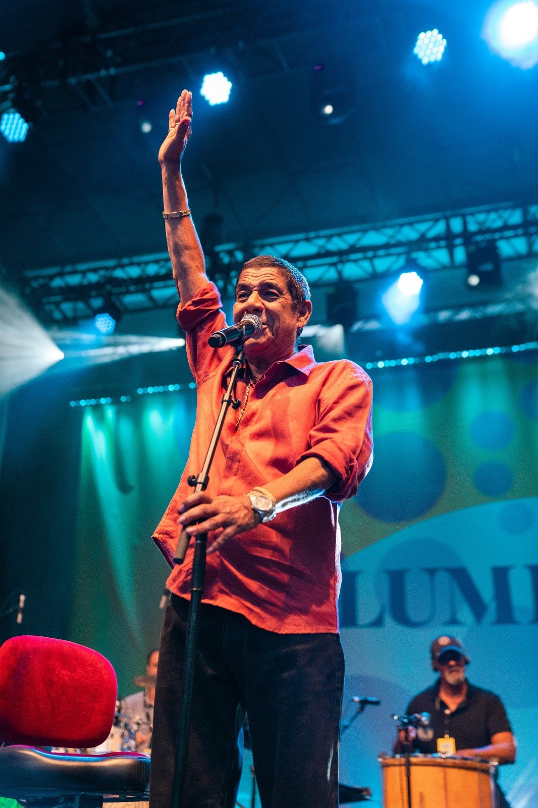 Neto de Zeca Pagodinho, Noah debuta na carreira musical, e o bamba ...