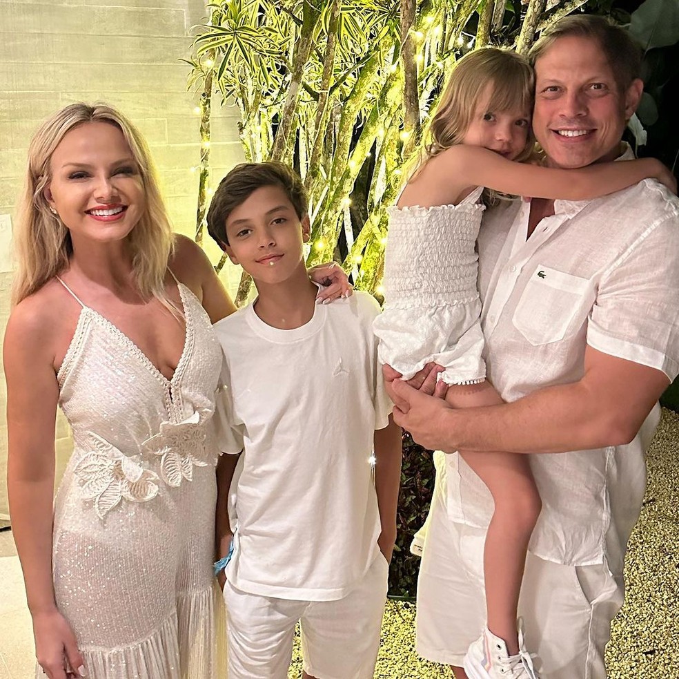Eliana leva marido para estreia de programa na Globo: Adriano Ricco é ...