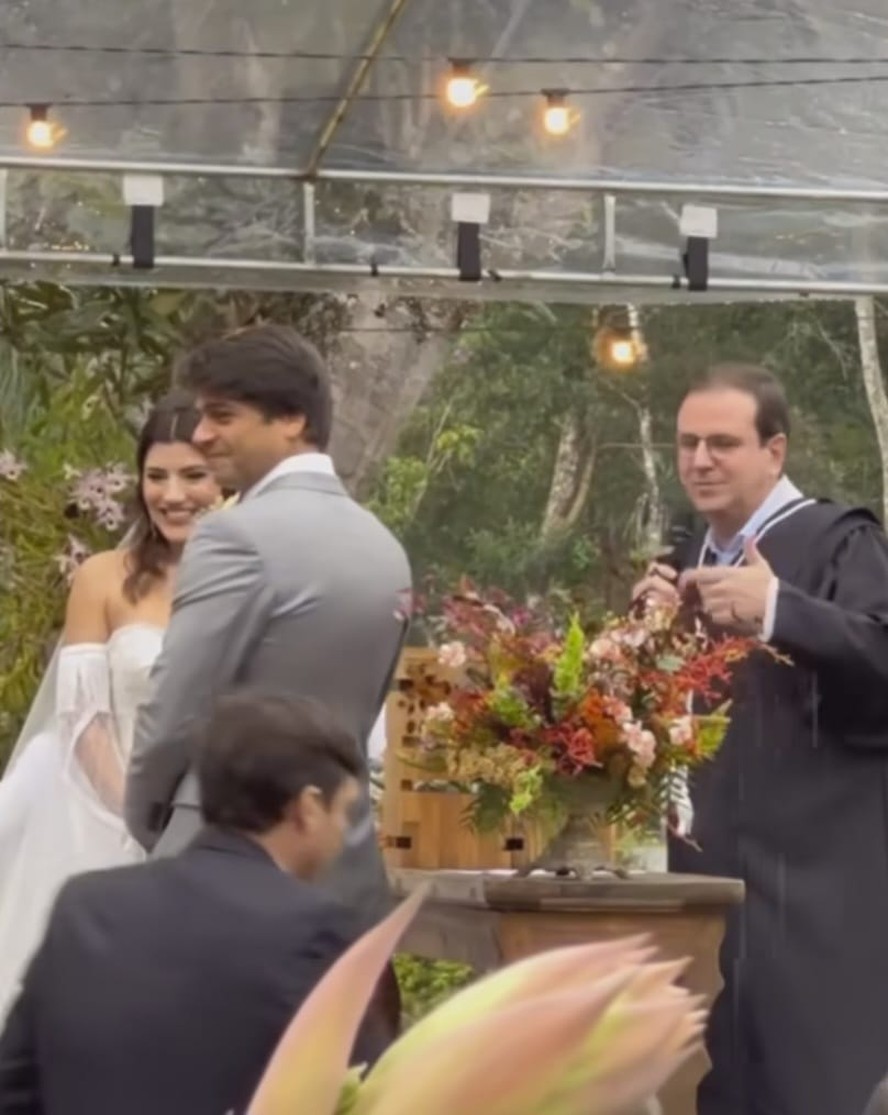 Pedro Paulo se casa sob as bênçãos de Eduardo Paes