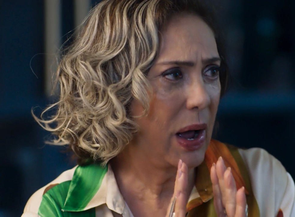 Em ‘Mania de você’, Berta se casa com Sirlei e deixa Ísis furiosa