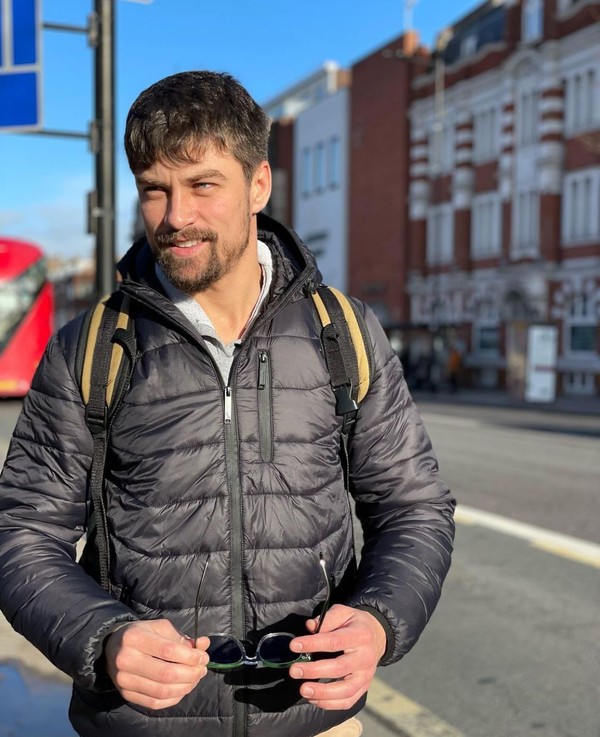 Raphael Sander se muda para Londres e namora bailarina brasileira que ...