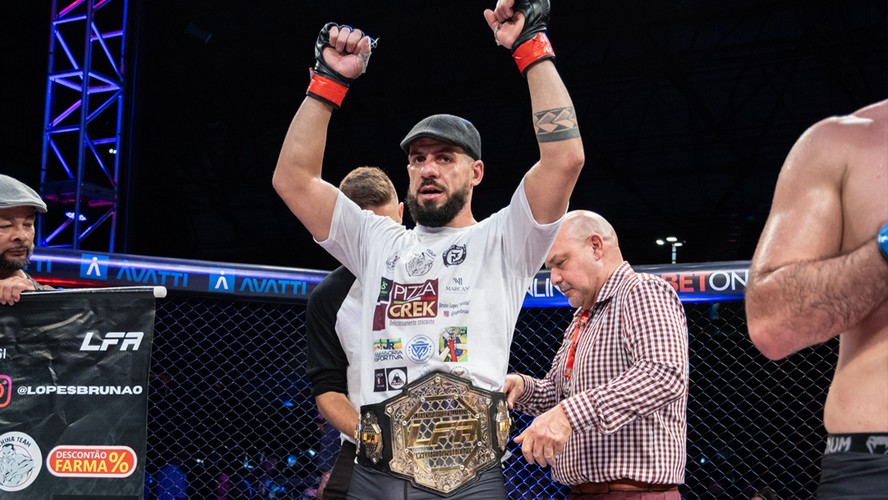 LFA 175: Bruno Lopes mantém cinturão dos meio-pesados