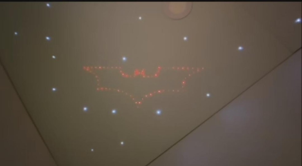 Matthew Perry, astro de 'Friends', foi obcecado pelo Batman até a morte ...