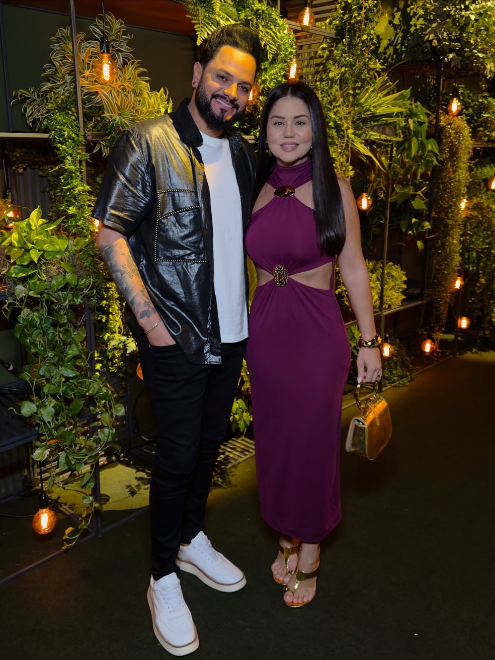 Mulher de cantor do hit 'Tubarões' agradece apoio após ser agredida por ex do marido: 'Não vamos ...