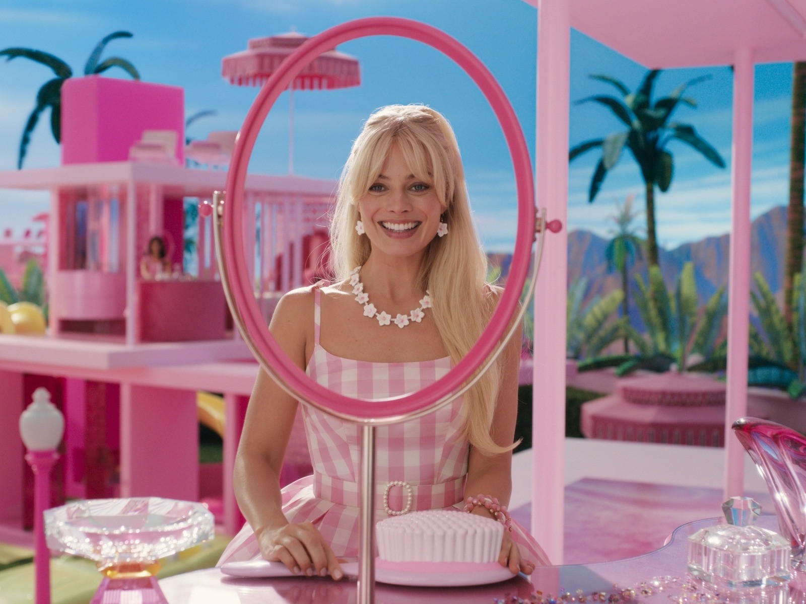 Atriz do filme 'Barbie' diz que, se pudesse, ficaria dias sem tomar banho
